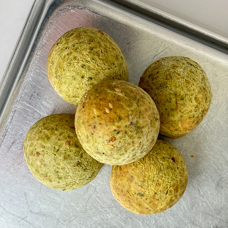 Zaatar Mana'eesh Bites - 18 Pcs - Gluten Free Snack – HAPI Bone Broth Dubai